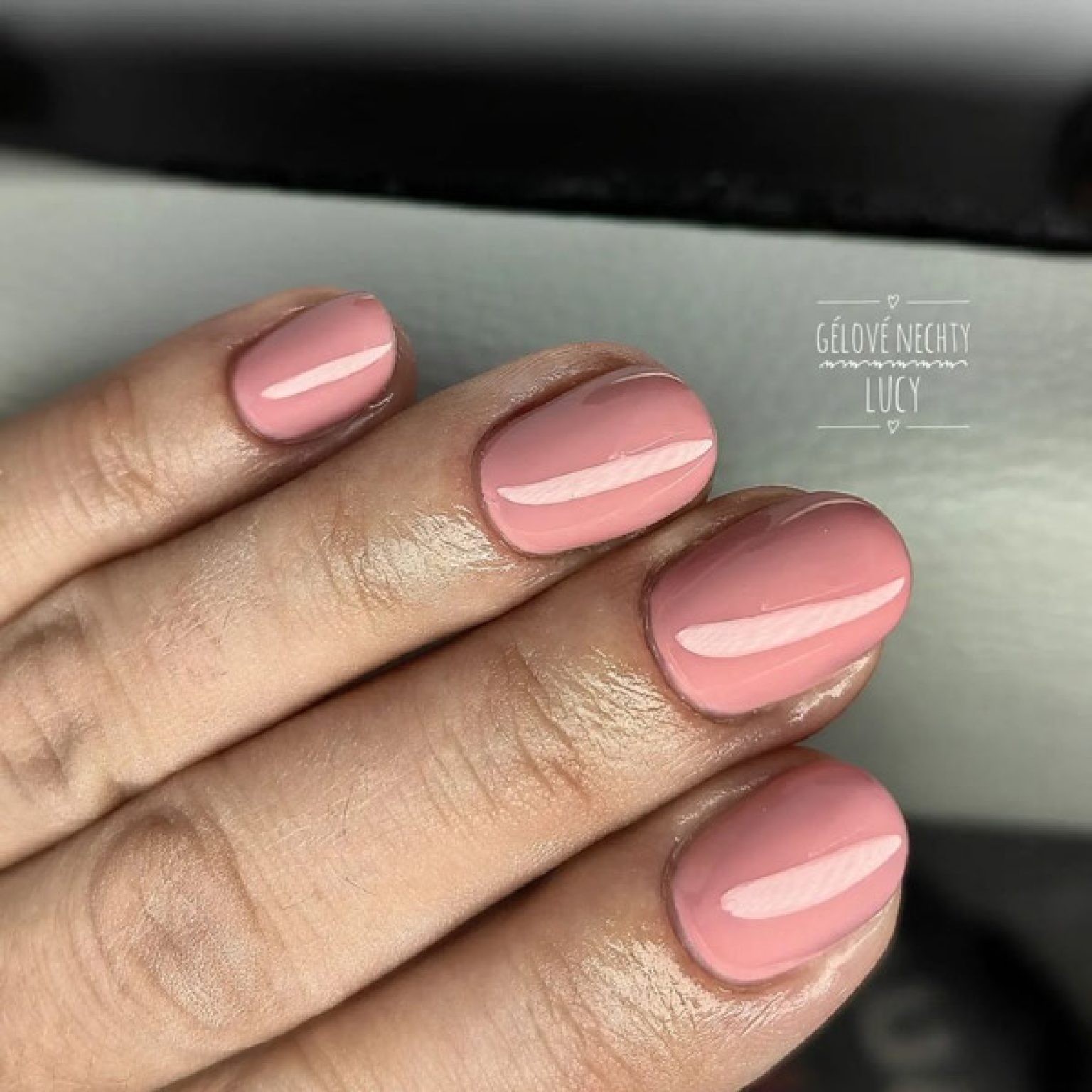 لاک رنگ نود | انواع مدل‌های رنگ لاک نود روشن و خنثی - ستاره