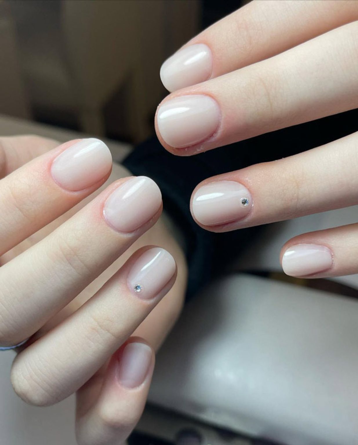 لاک رنگ نود | انواع مدل‌های رنگ لاک نود روشن و خنثی - ستاره